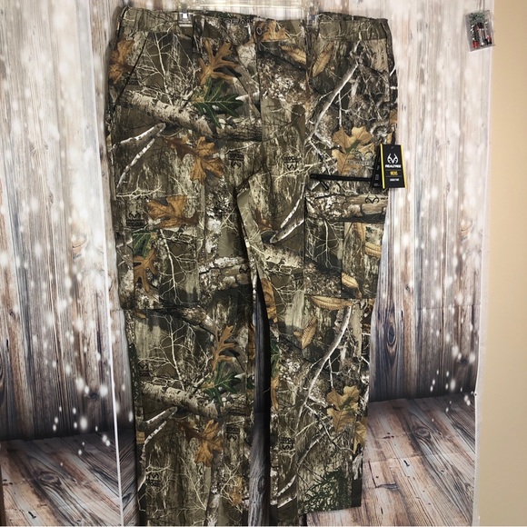 Realtree | Pants & Jumpsuits | Realtree Woodland Camo Cargo Pants ...